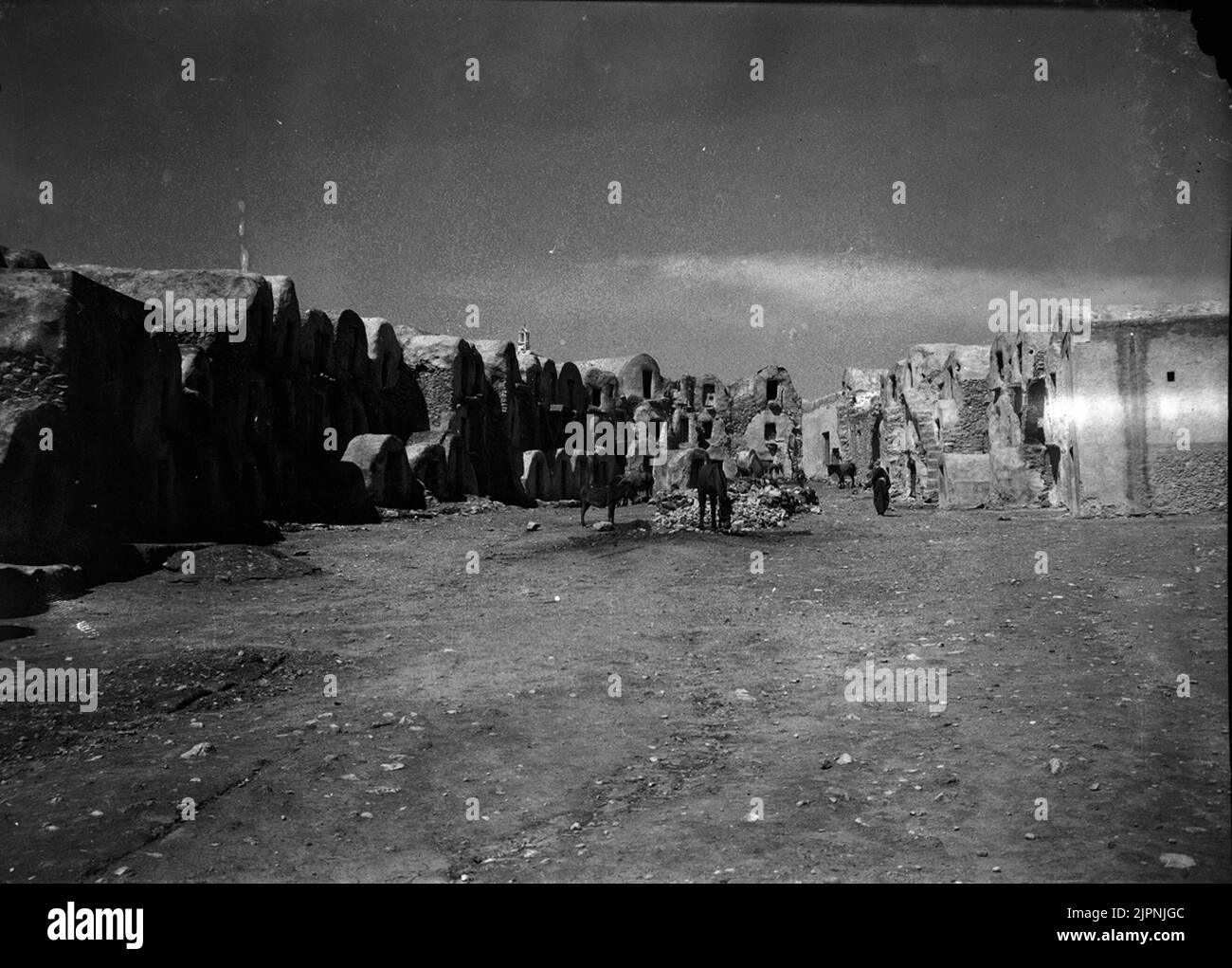 Medinine Black and White Stock Photos & Images - Alamy