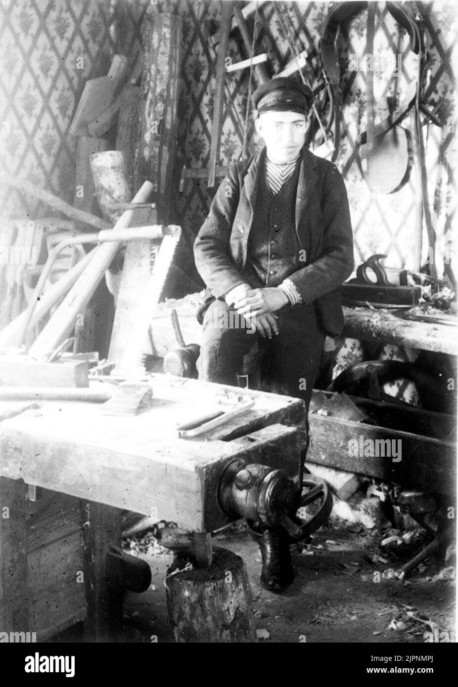 History carpenter carpentry Black and White Stock Photos & Images - Alamy