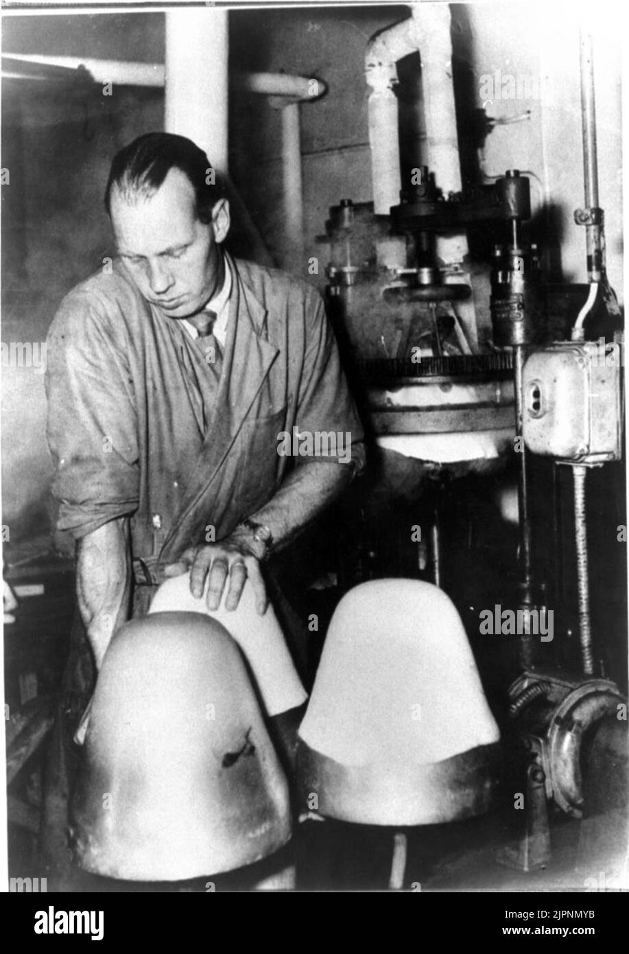 Hat production, forss. Hatttillverkning, Forss Stock Photo - Alamy