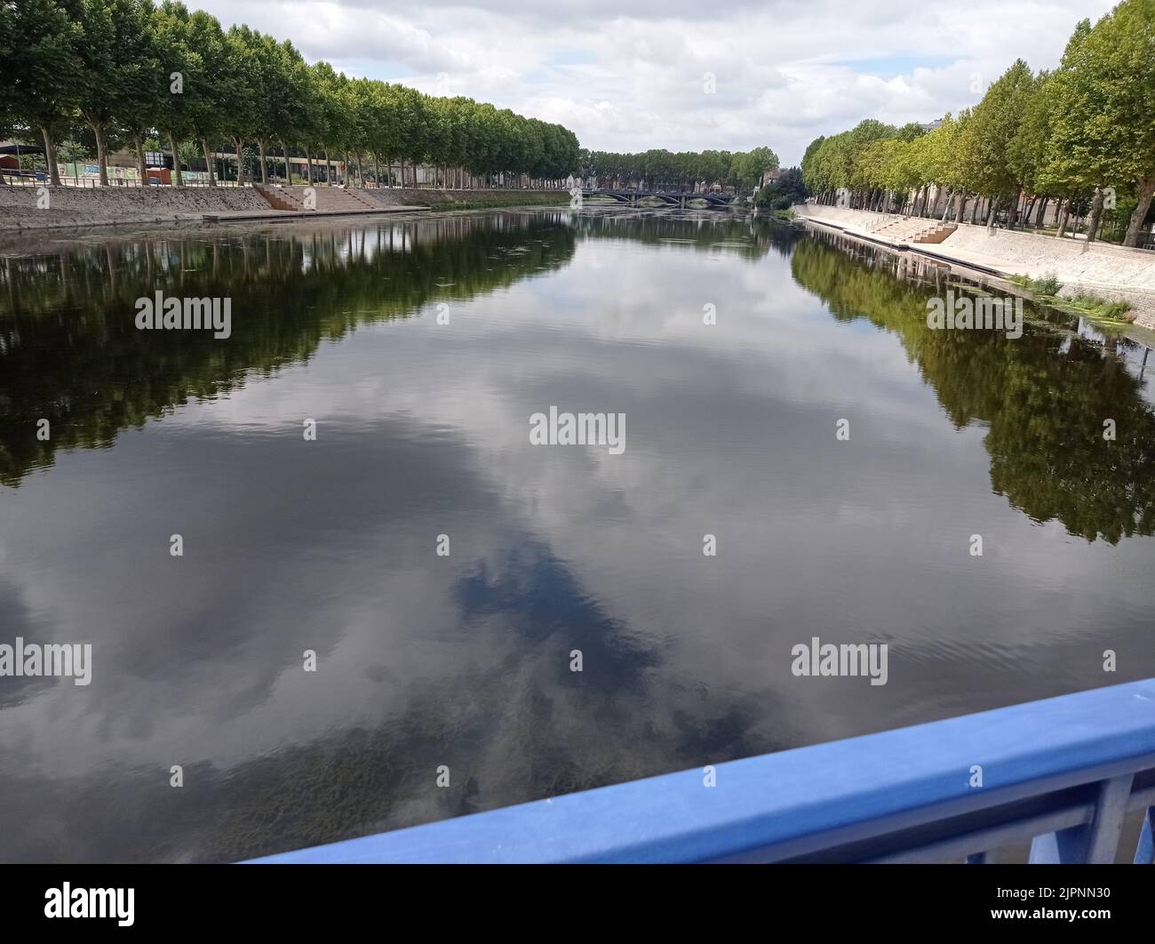 La ville de Montluçon, Creuse, France Stock Photo - Alamy