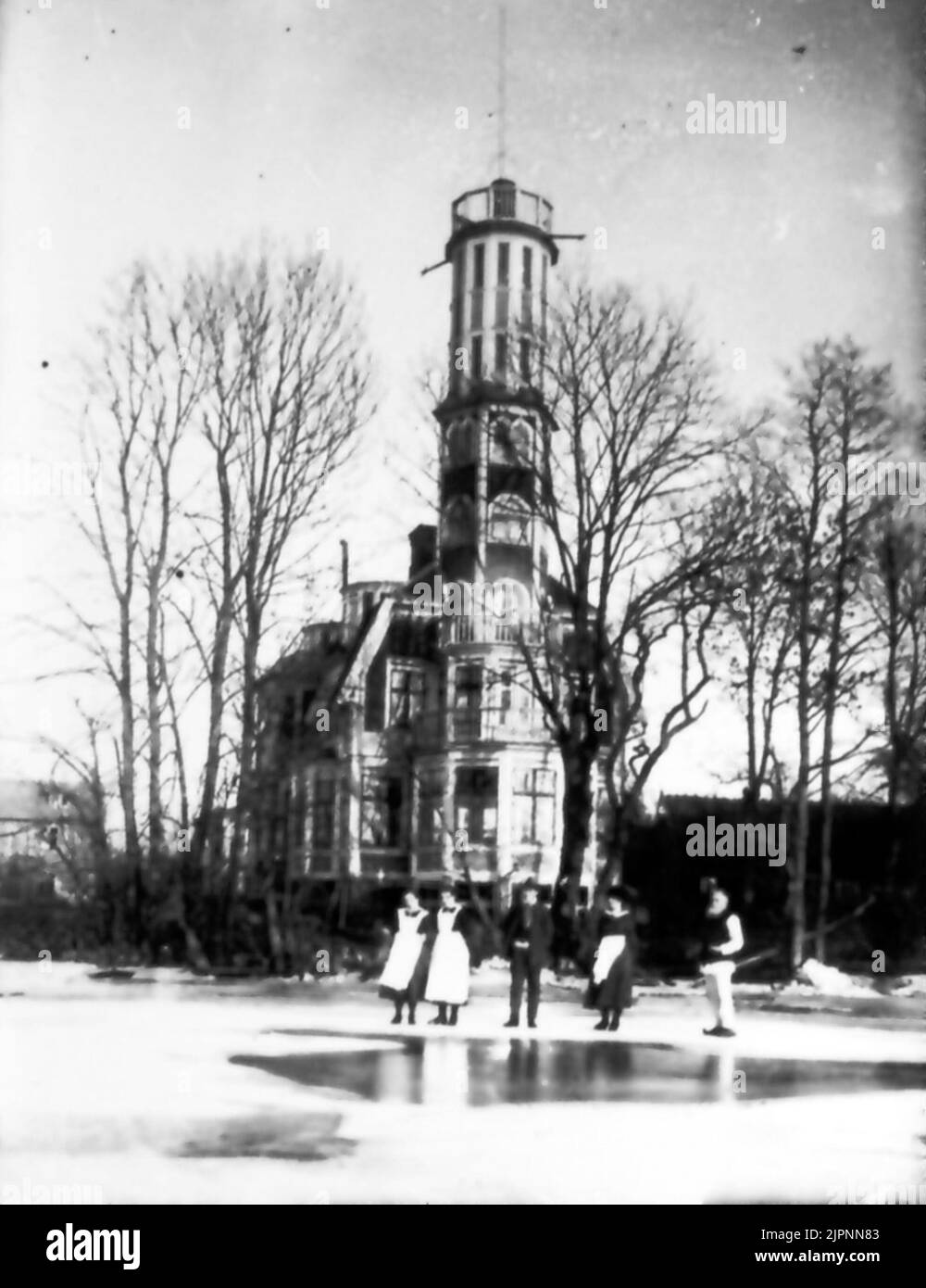 Gullåkra. Hilda Esberg from Kokasjärvi, Edla Wikman, Johan Wikman, Anna ...