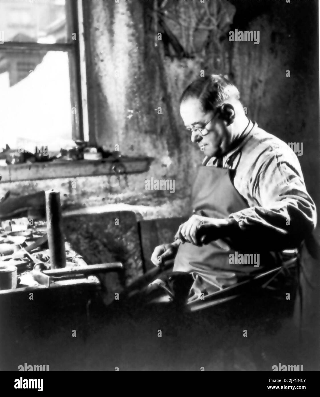 The cobbler's aged man "Robert Carlsson half -sulies after the old ...