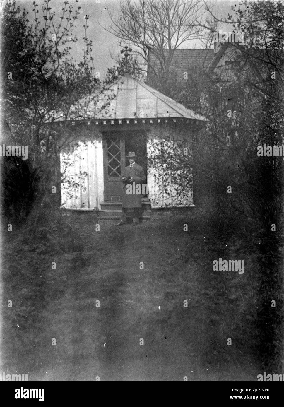 The gazebo in Flygar's garden, Storgatan 8. Lusthuset i Flygars ...