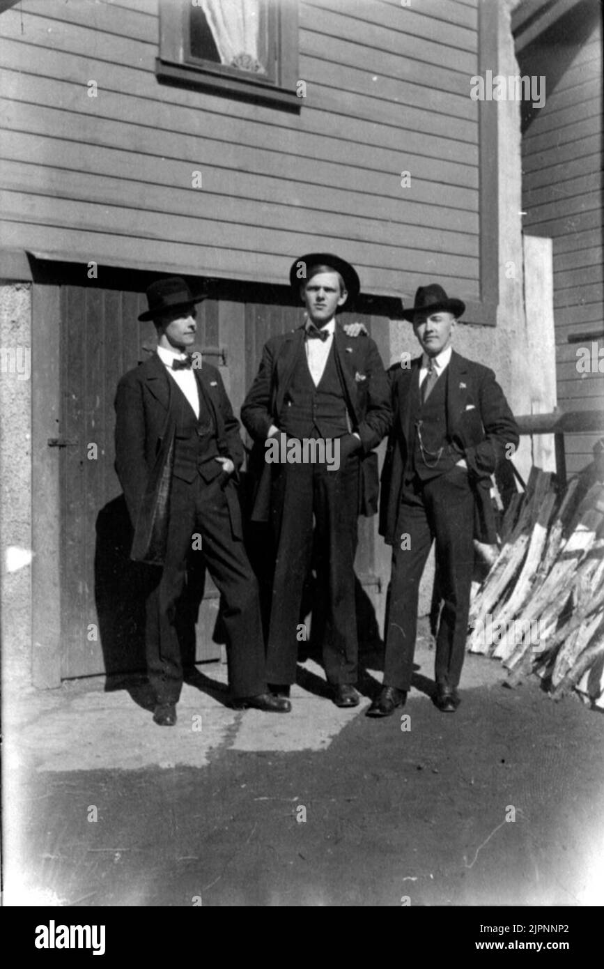 Fr. v. Axel Karlsson, Gotthard Johansson and Eric Carlsson. Fr. v. Axel ...