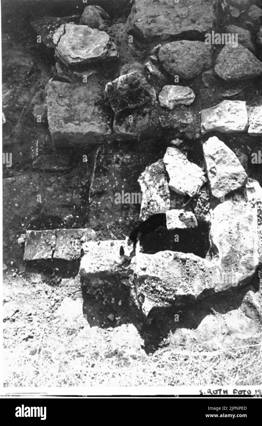 Part of the United Narrow Grave. Del av Forentorpsgraven Stock Photo ...