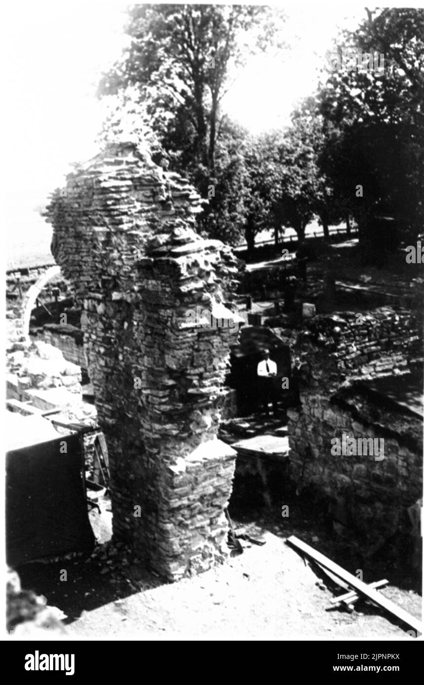 Southern pillar Black and White Stock Photos & Images - Alamy