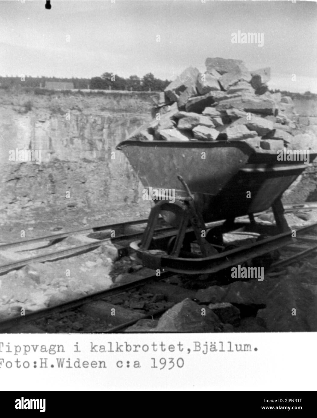 Wagon tipper Black and White Stock Photos & Images - Alamy