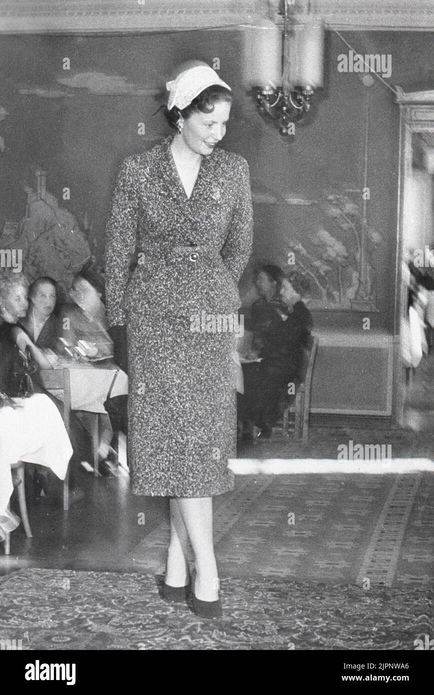 Firma AB N. Ekman. Fashion cavalcade in 1954 in conjunction with the ...