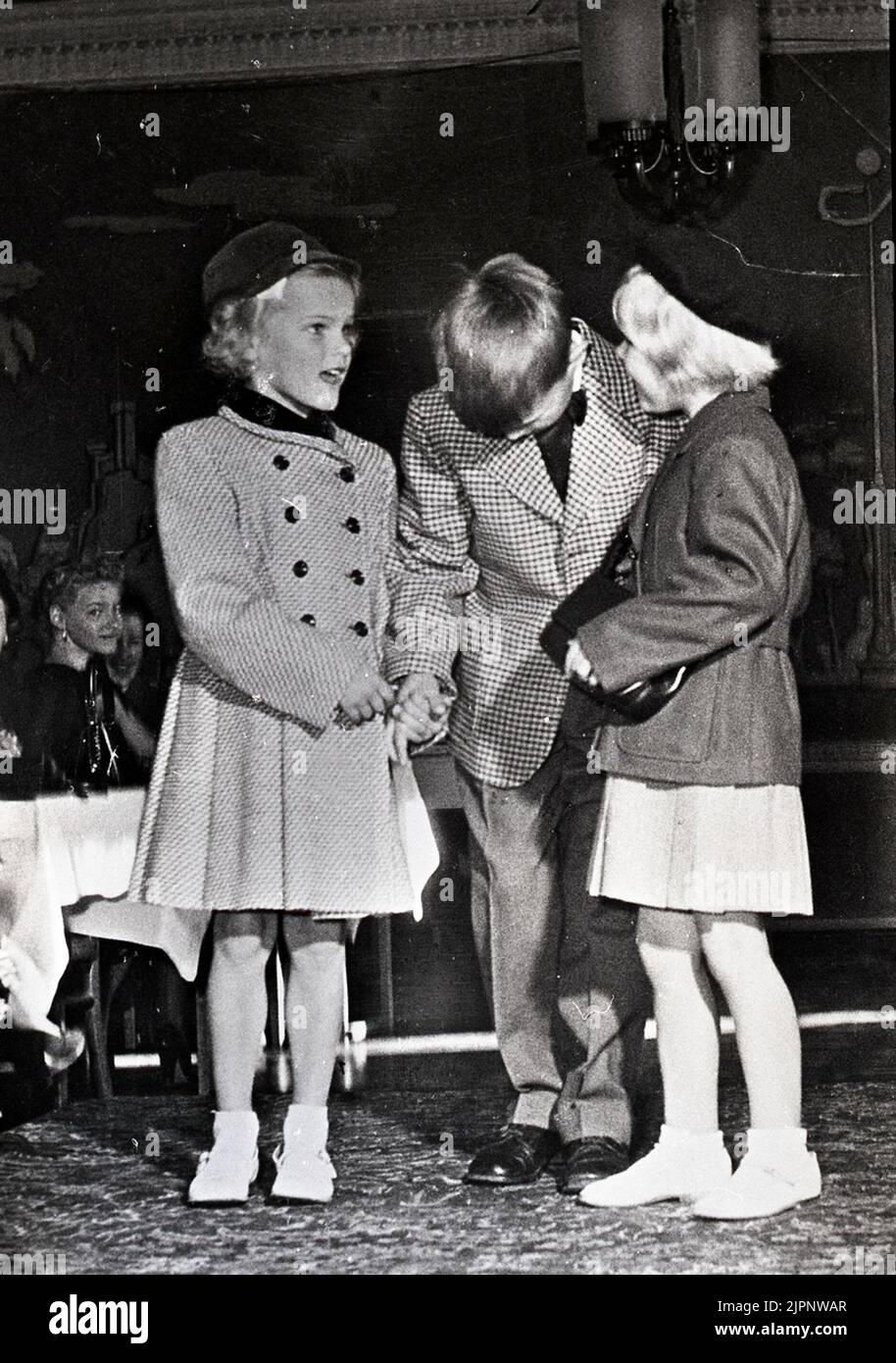 Firma AB N. Ekman. Fashion cavalcade in 1954 in conjunction with the ...