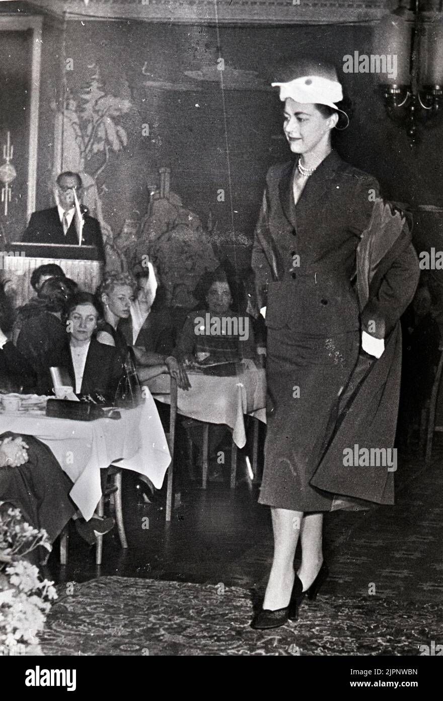 Firma AB N. Ekman. Fashion cavalcade in 1954 in conjunction with the ...