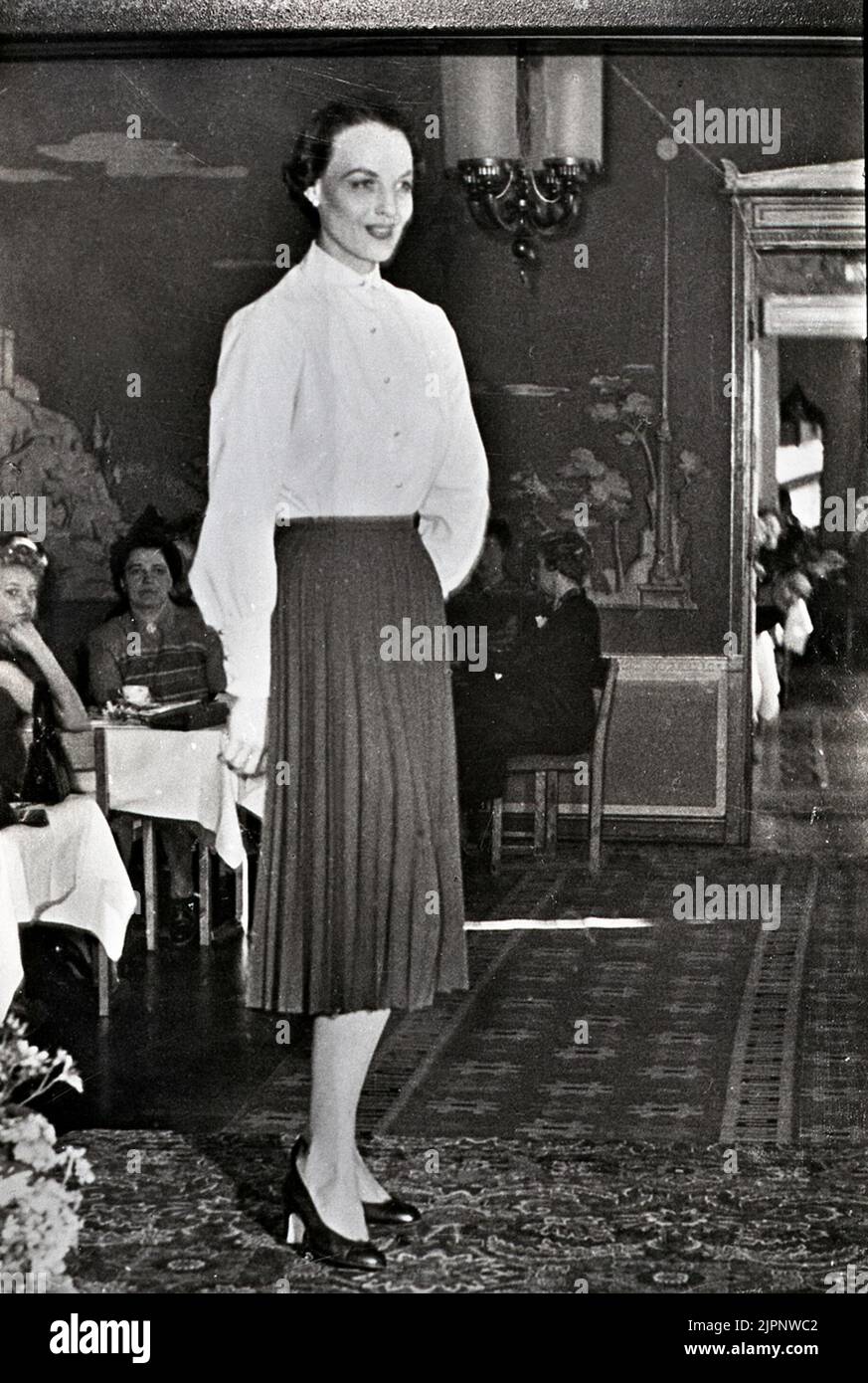 Firma AB N. Ekman. Fashion cavalcade in 1954 in conjunction with the ...