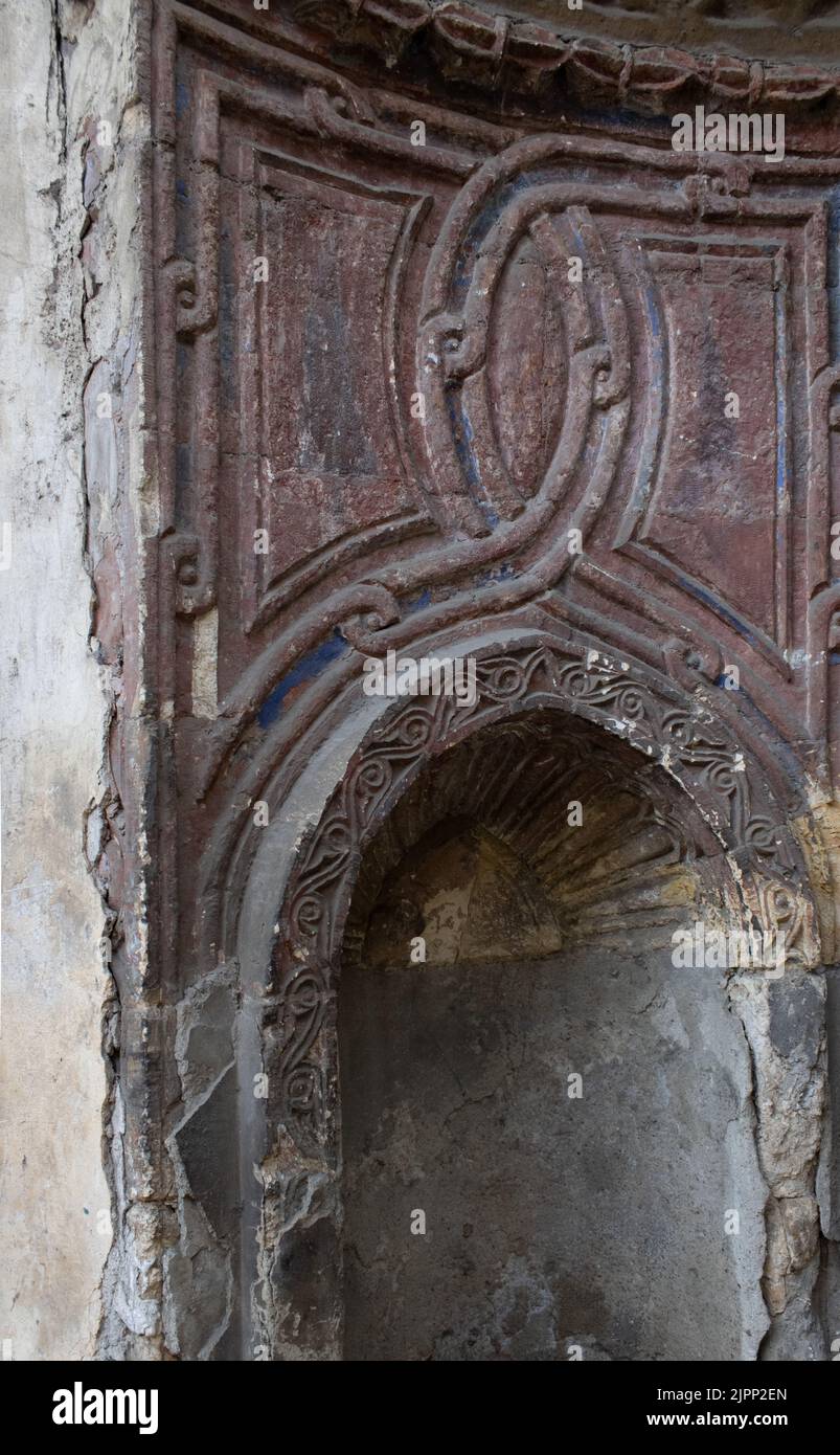 Old Damaged Stone Arch Recess Stock Photo - Alamy