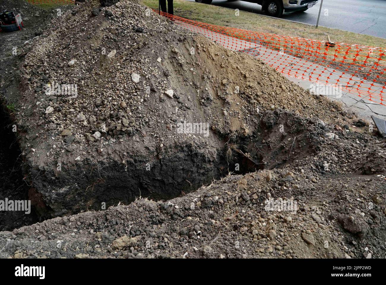 Collapsed sewer line hi-res stock photography and images - Alamy