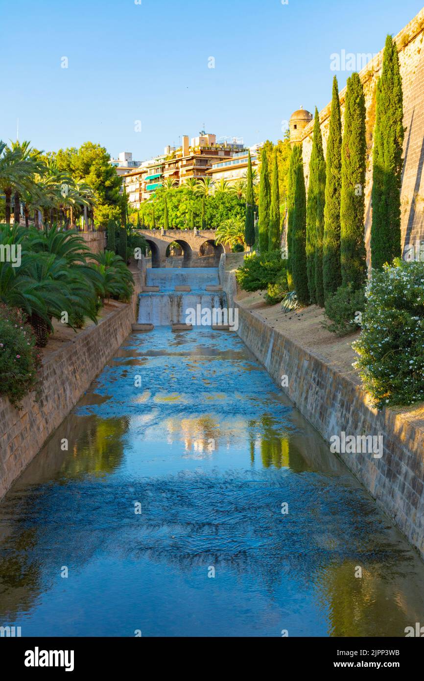 Park mediterranean stream course hi-res stock photography and images ...