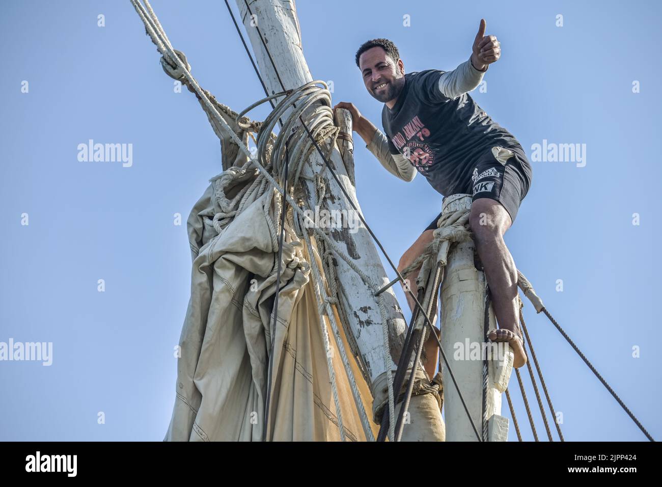 Bootsmann, Arbeit, Segel setzen, Dahabeya Kreuzfahrtschiff "Magic Nile ...