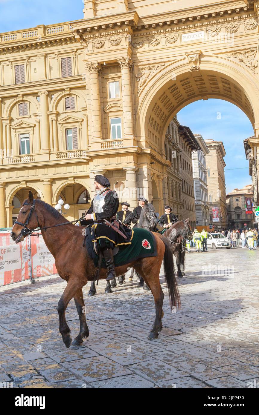 Participants in the Explosion of the Cart festival on parade, Florence ...