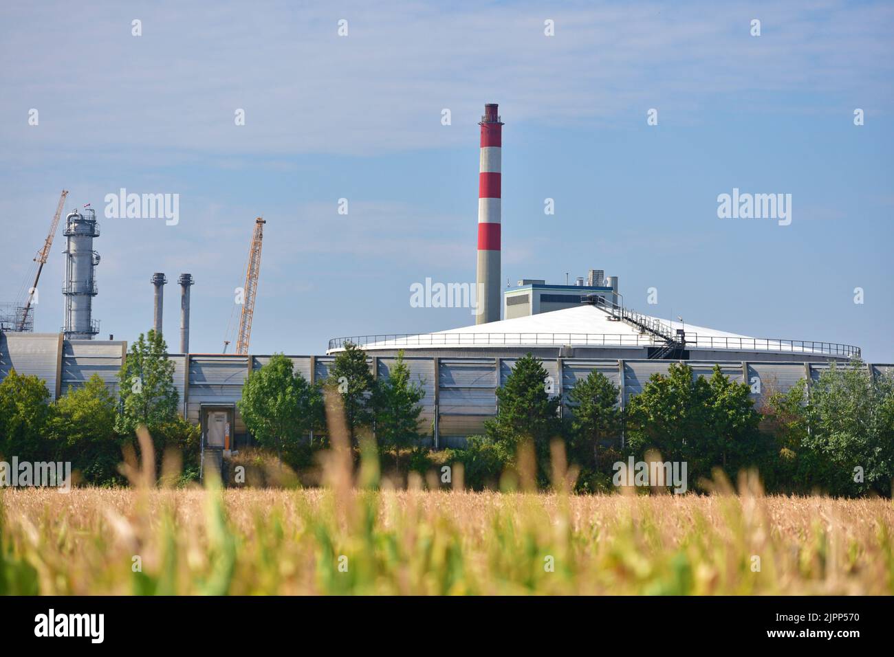 Schwechat raffinerie hi-res stock photography and images - Alamy