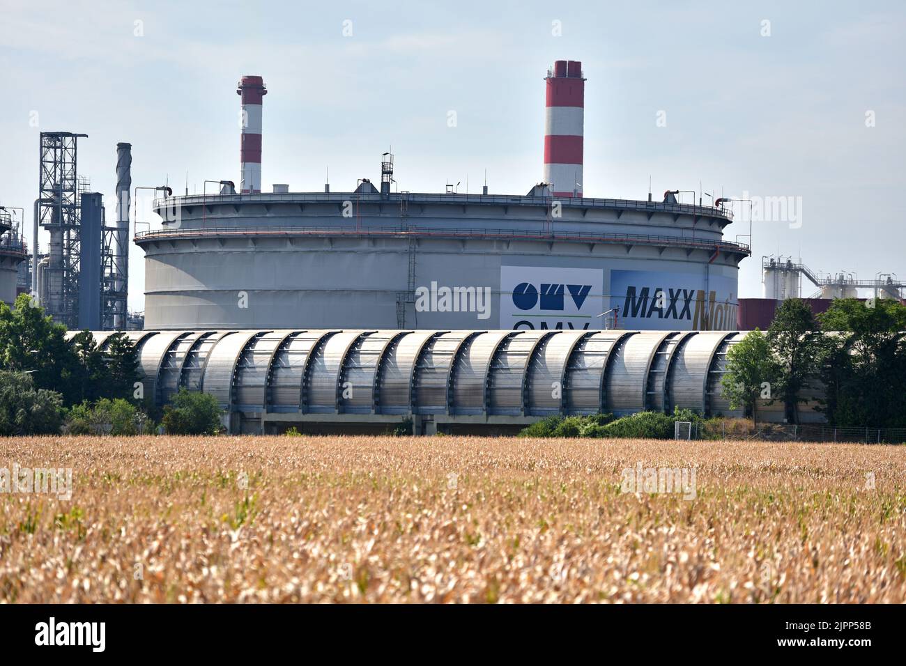 Omv raffinerie hi-res stock photography and images - Alamy