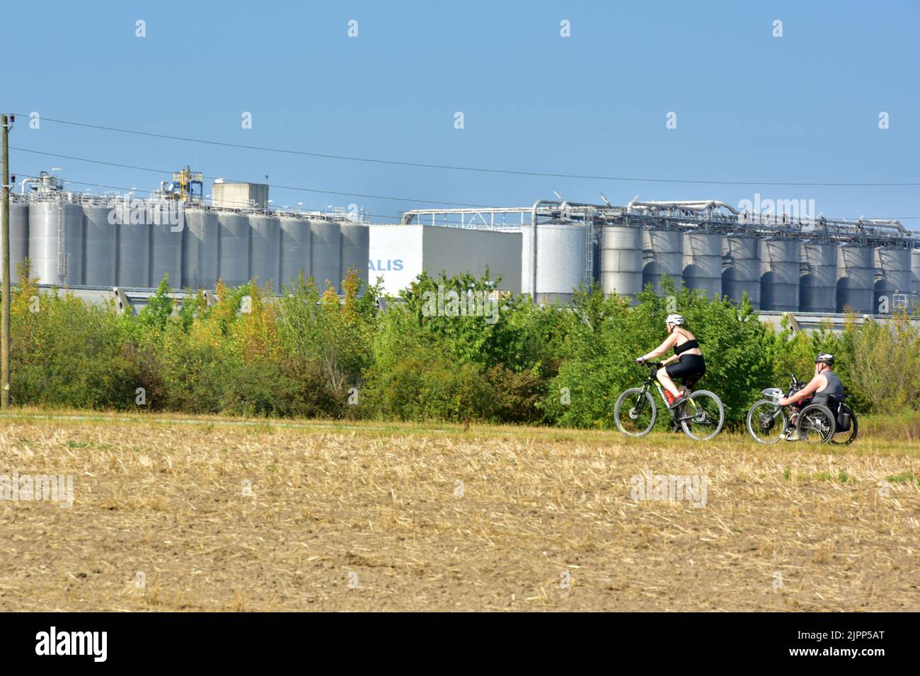 Mobile raffinerie hi-res stock photography and images - Alamy