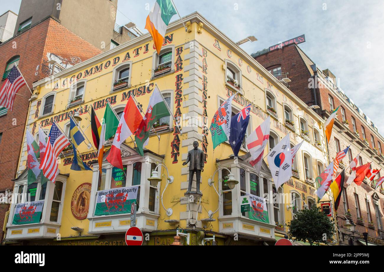 Dublin, Ireland - Feb 8th, 2020: Temple Bar and Bedford row street ...