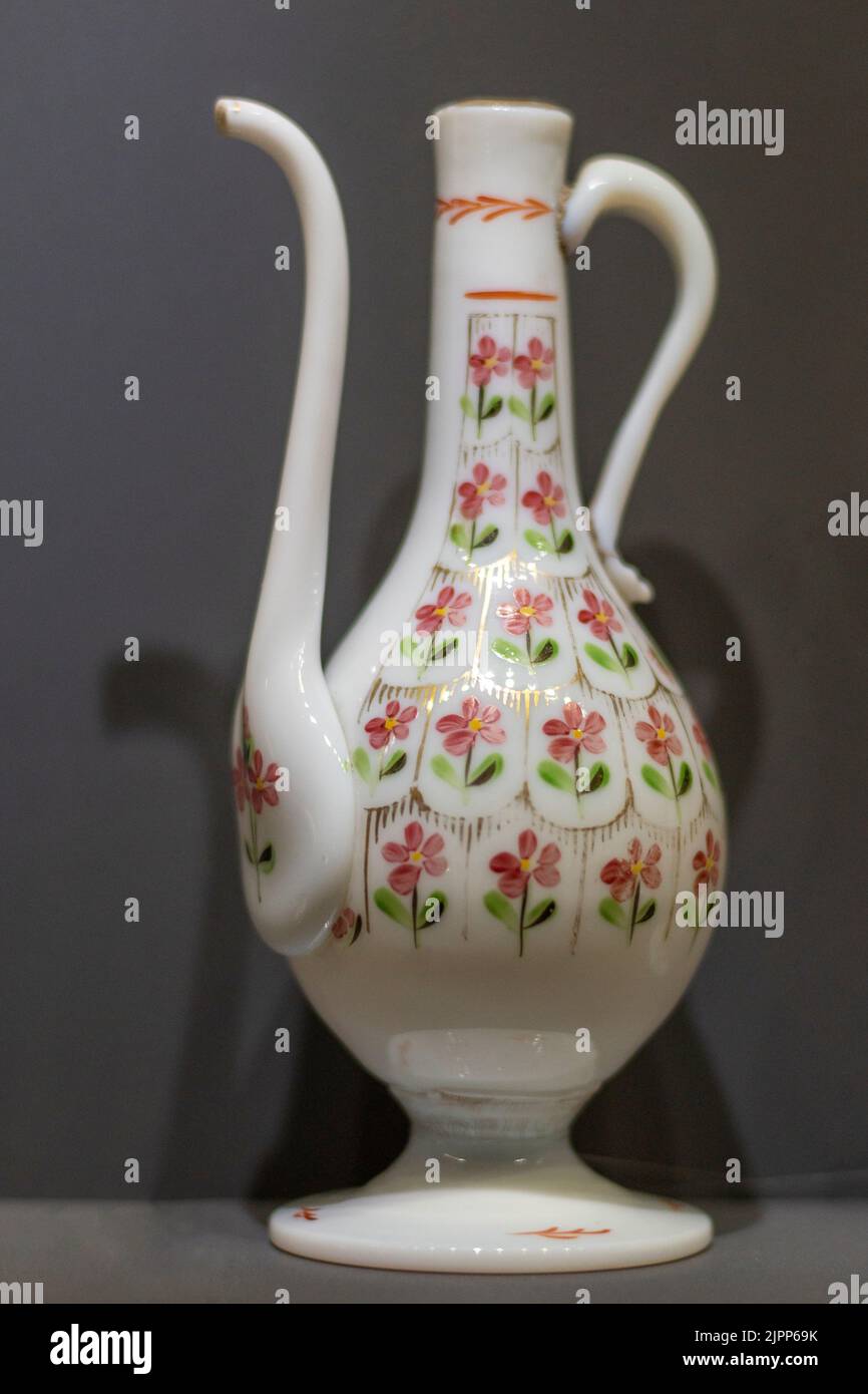 Opaline hi-res stock photography and images - Alamy