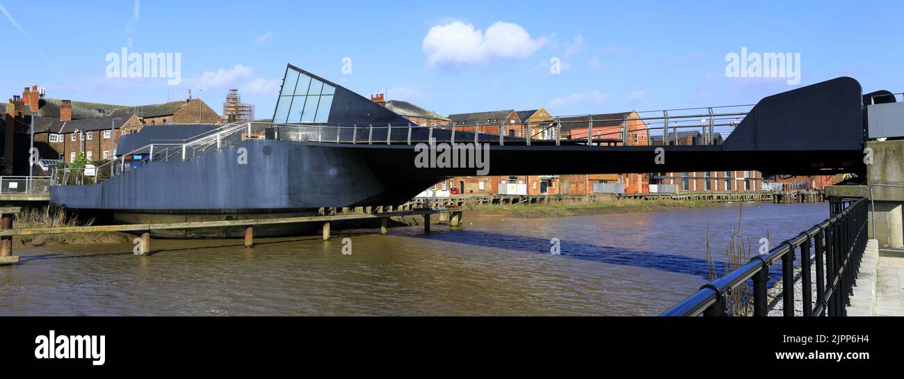Humber river pedestrian bridge hi-res stock photography and images - Alamy