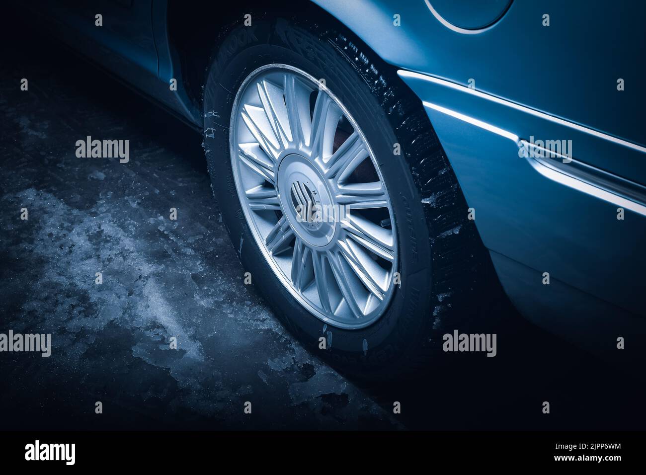 Silver transport hi-res stock photography and images - Alamy