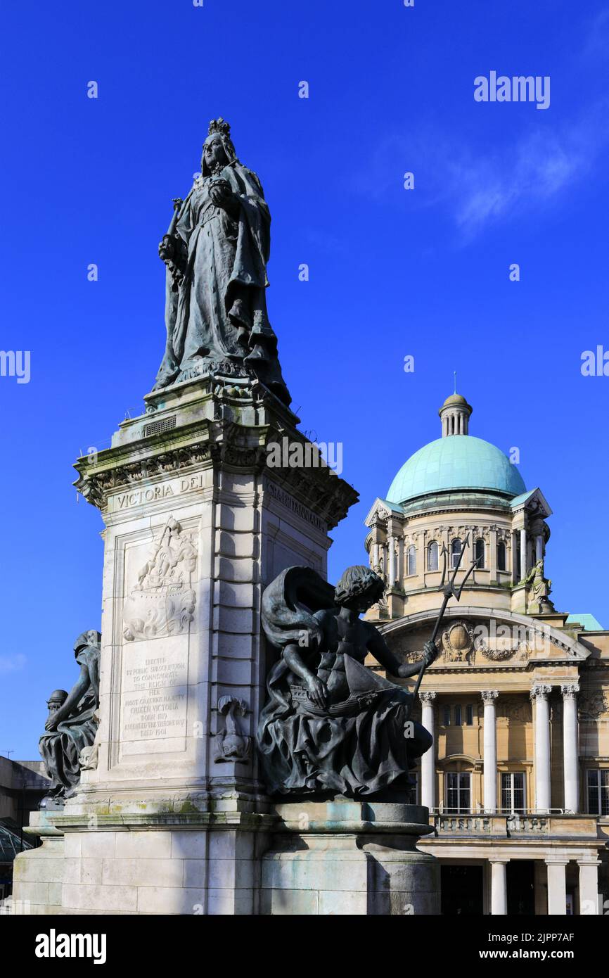 Statues in hull hi-res stock photography and images - Alamy