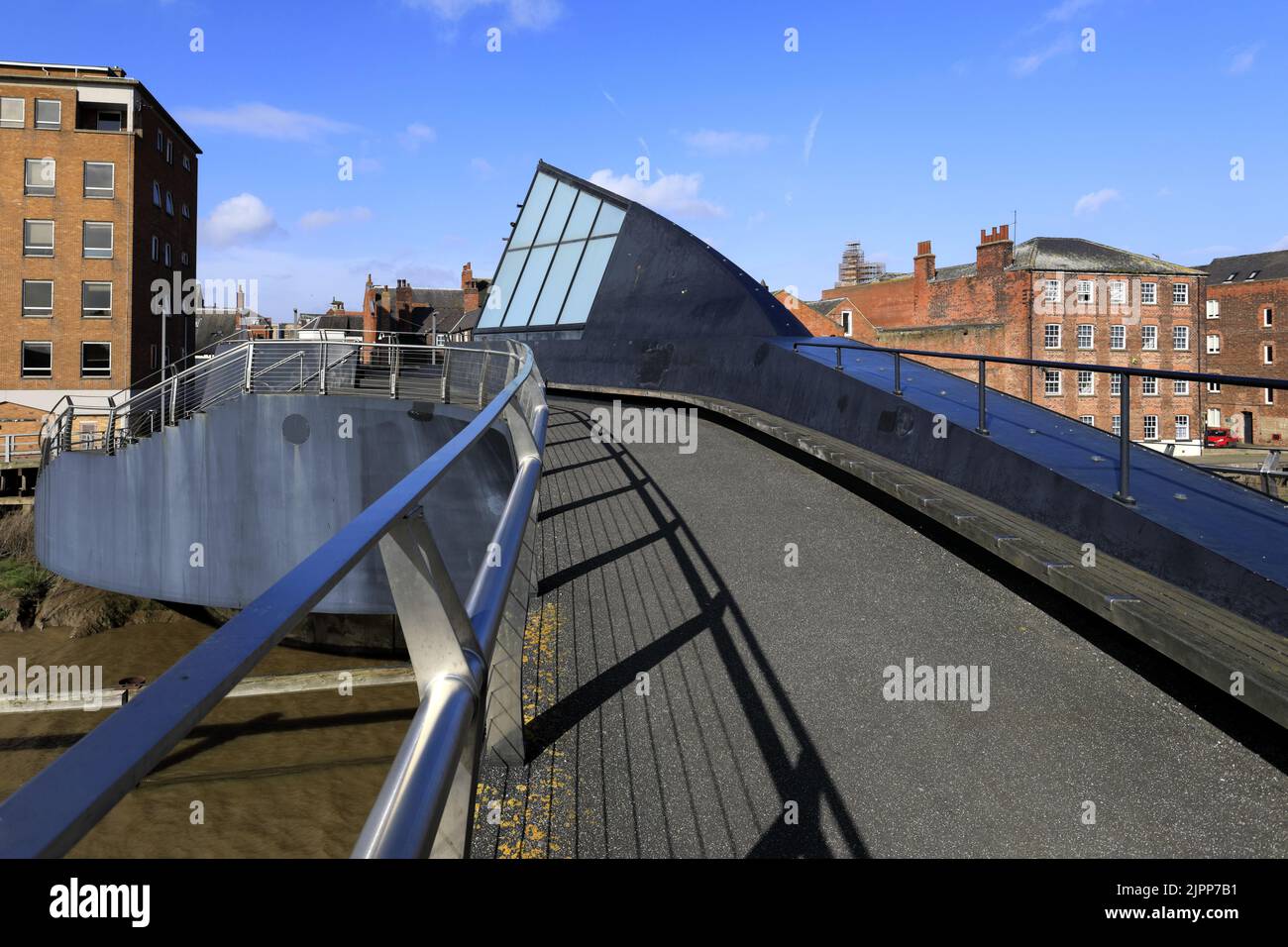 Humber river pedestrian bridge hi-res stock photography and images - Alamy