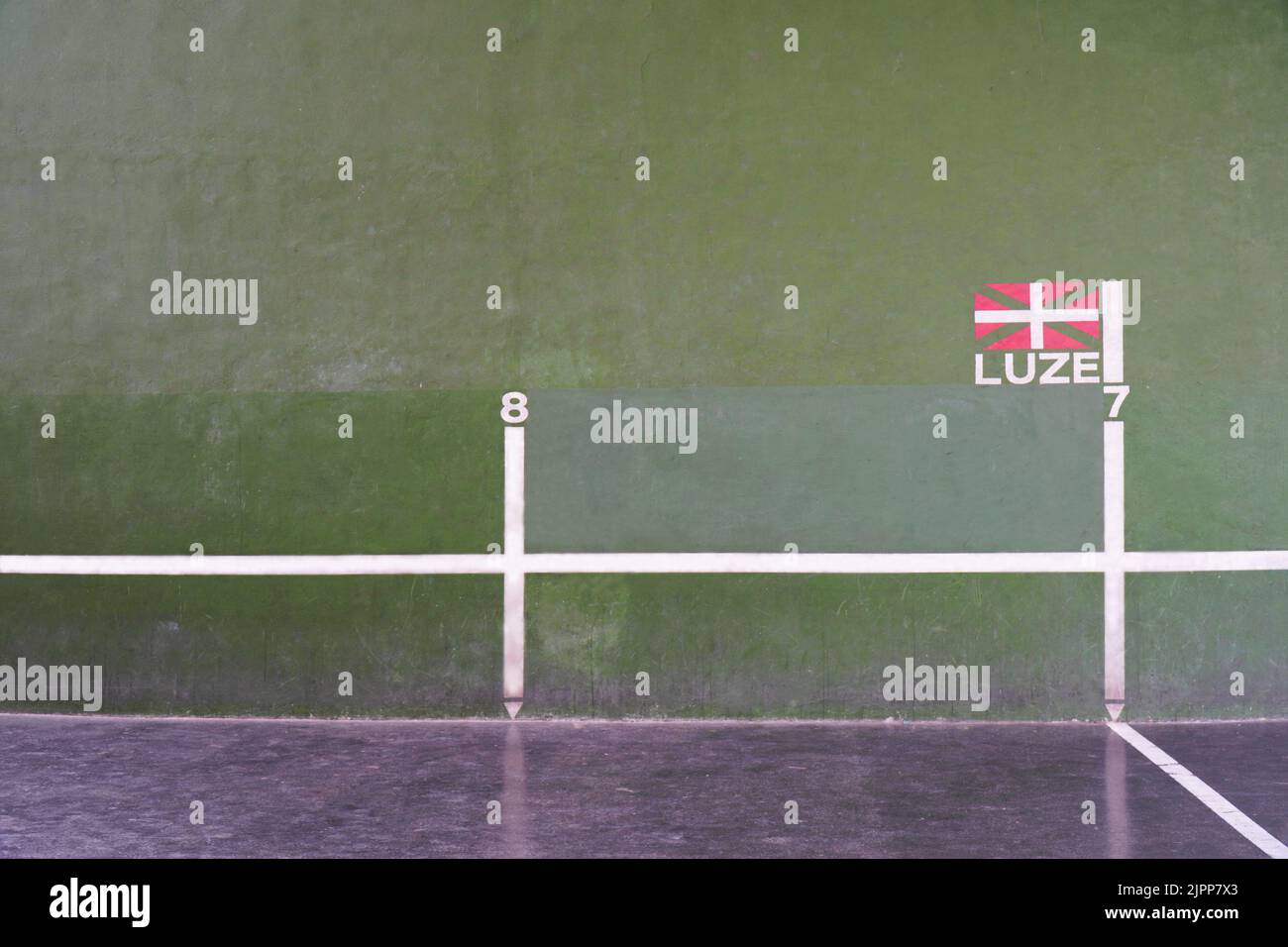 Green wall of a Basque pediment. Traditional Basque pelota sport Stock ...