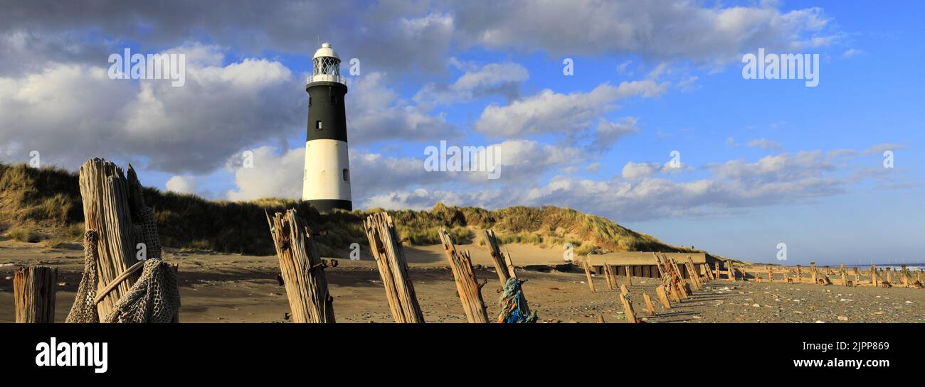The lighthouse on Spurn Head, East Riding of Yorkshire, Humberside ...