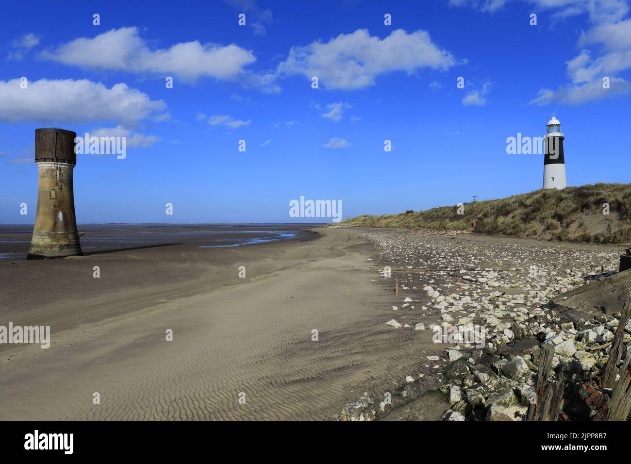 The Low Light lighthouse on Spurn Head, East Riding of Yorkshire ...