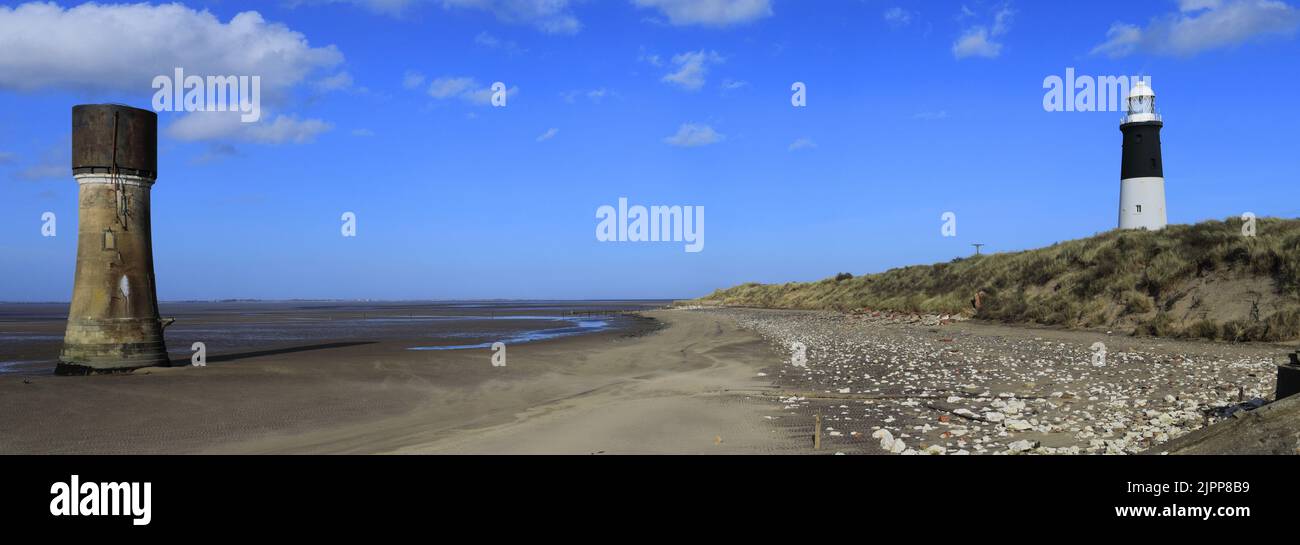 The Low Light lighthouse on Spurn Head, East Riding of Yorkshire ...