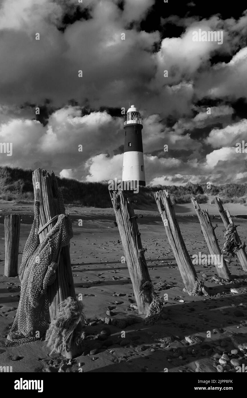 The lighthouse on Spurn Head, East Riding of Yorkshire, Humberside ...