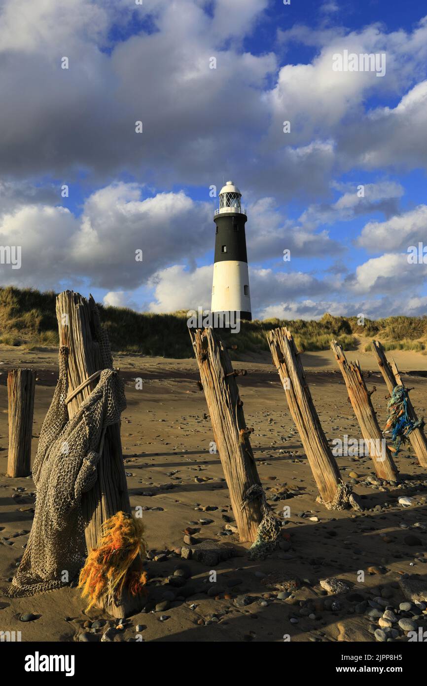 The lighthouse on Spurn Head, East Riding of Yorkshire, Humberside ...