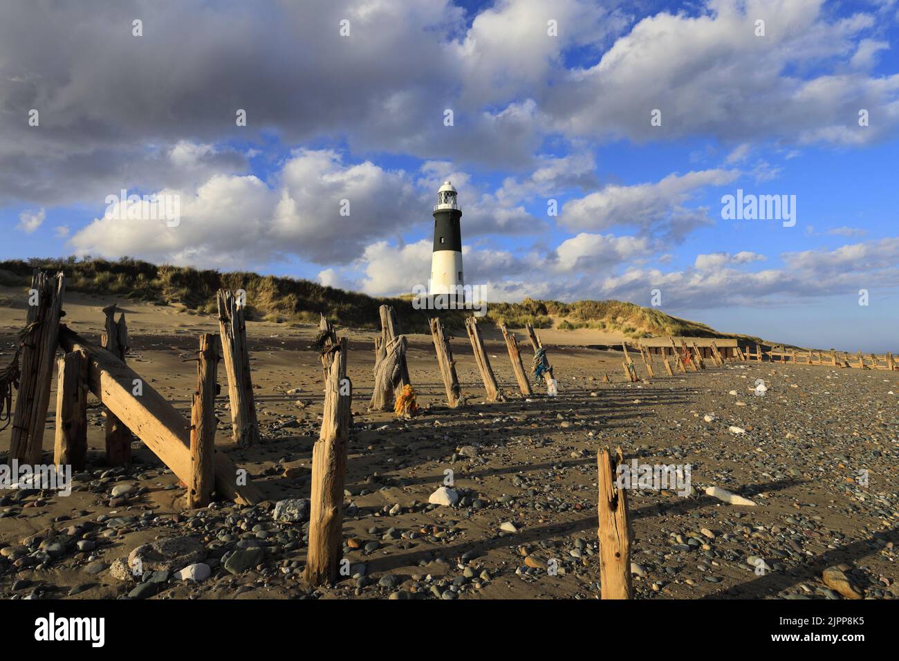 The lighthouse on Spurn Head, East Riding of Yorkshire, Humberside ...