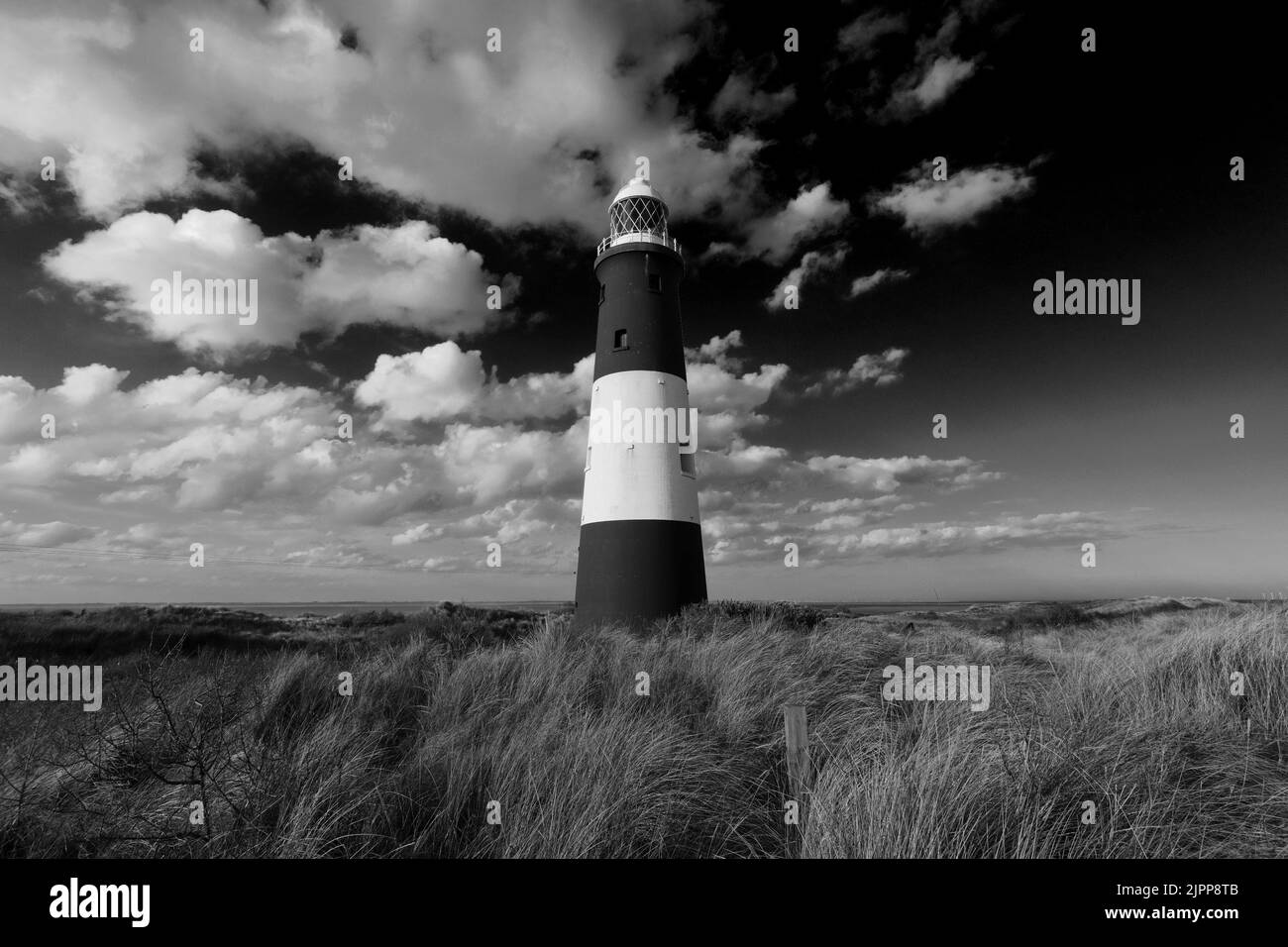 The lighthouse on Spurn Head, East Riding of Yorkshire, Humberside ...