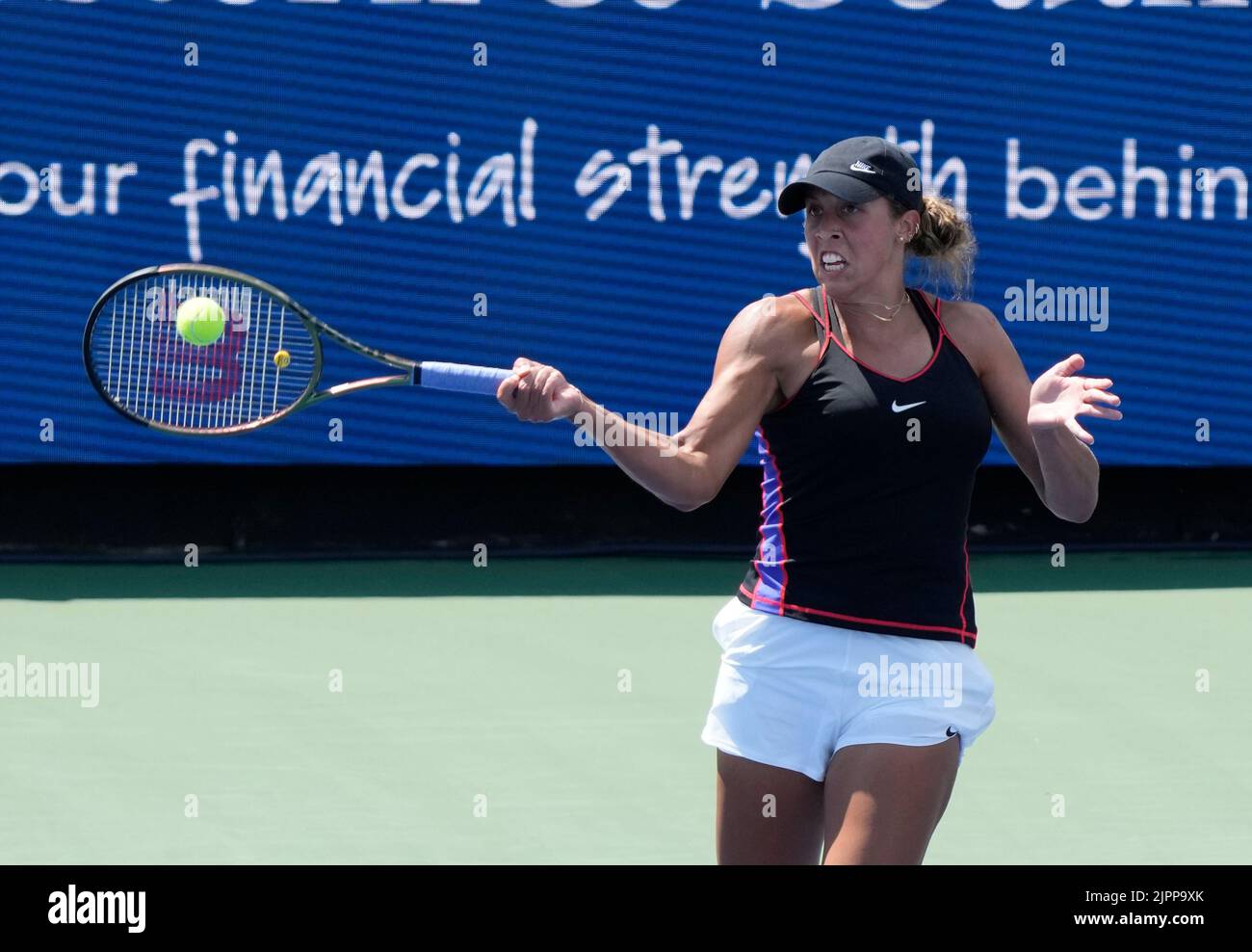 Elena rybakina 2022 cincinnati hi-res stock photography and images - Alamy