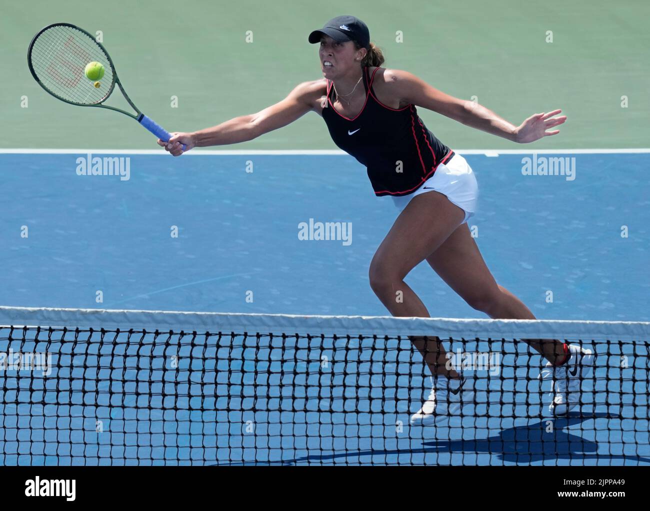 Elena rybakina 2022 cincinnati hi-res stock photography and images - Alamy