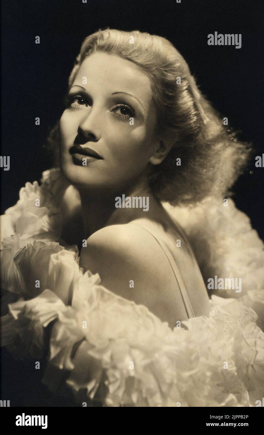 1939 ca., USA : The celebrated italian movie actress ISA MIRANDA ( 1905 ...