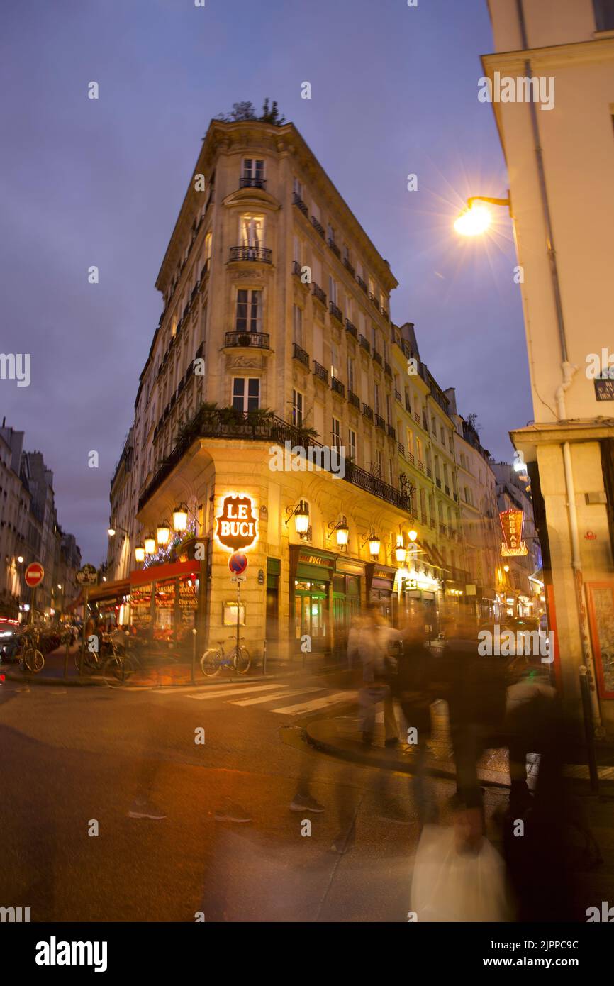 Long exposure shot busy street hi-res stock photography and images - Alamy