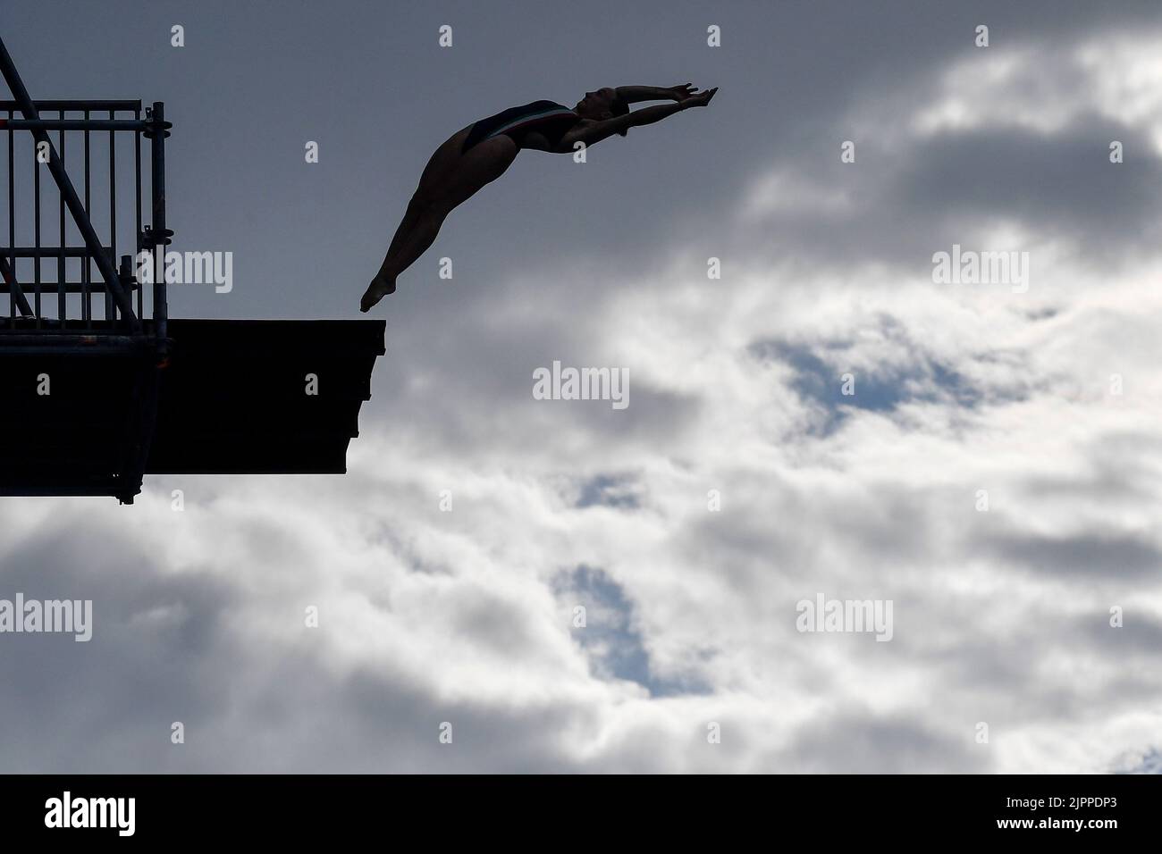 High diving women 20m hi-res stock photography and images - Alamy