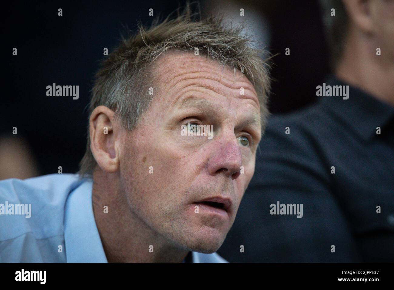 English professional football manager hi-res stock photography and ...