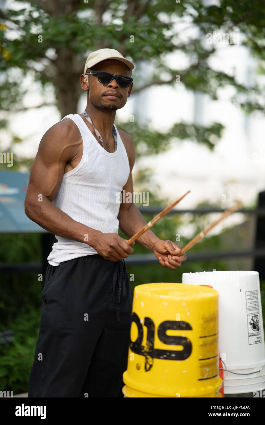 Plastic drums hi-res stock photography and images - Alamy