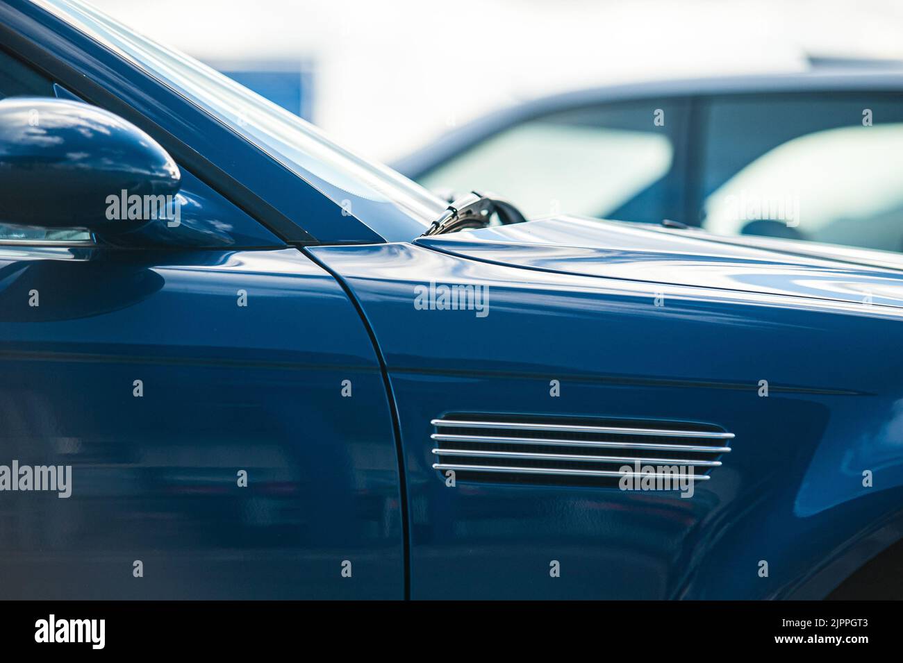 Car side open door hi-res stock photography and images - Alamy