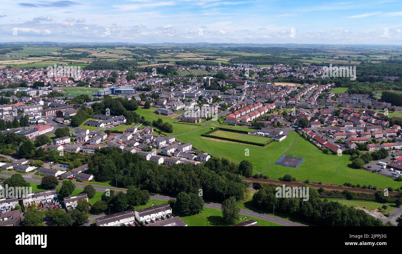 Kilwinning town centre hi-res stock photography and images - Alamy