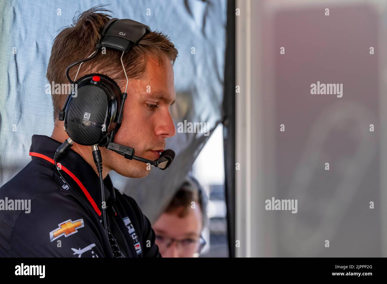Madison, IL, USA. 19th Aug, 2022. Crew members of AJFoyt Racing prepare ...