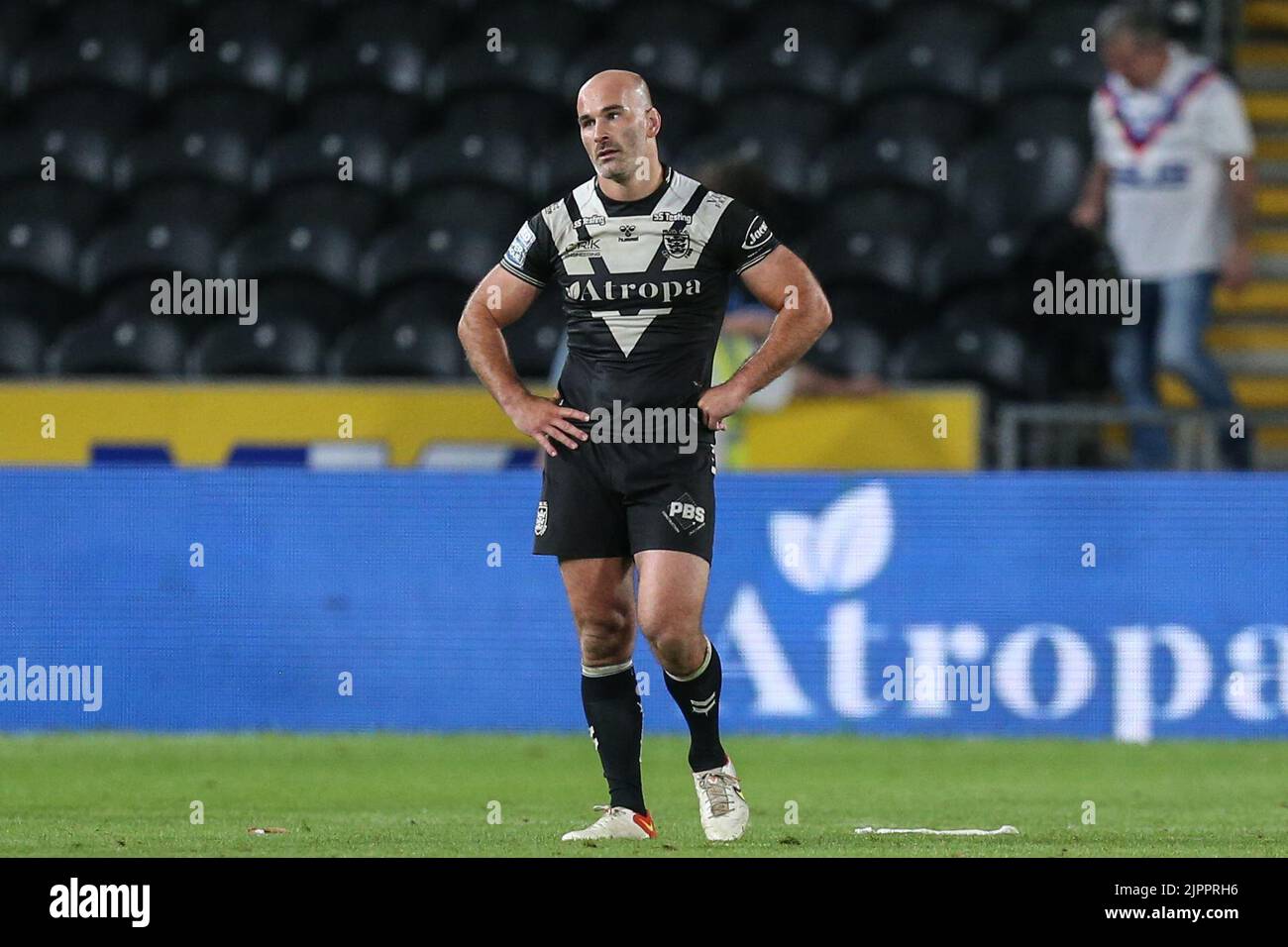 A dejected Danny Houghton #9 of Hull FC after the final whistle Stock ...