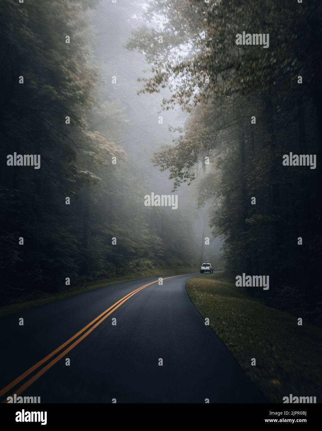 Driving dark creepy hi-res stock photography and images - Alamy