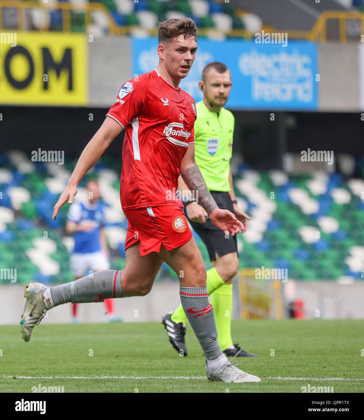 Portadown footballer 2022 hi-res stock photography and images - Alamy